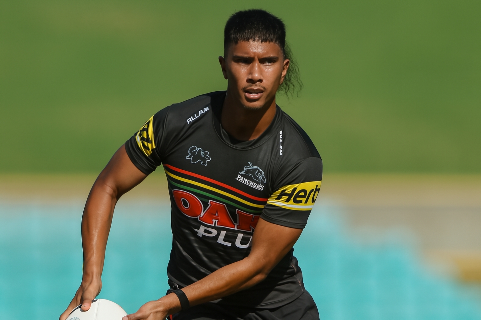 Panthers Sign Haami Loza in $1 Million Deal - Sports Portal