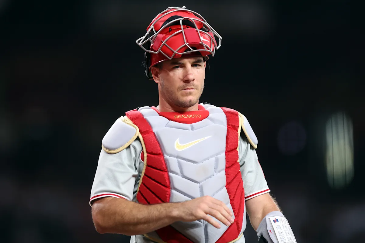 Phillies Keeping J.T. Realmuto On 3-Year, $45 Million Deal: Report ...